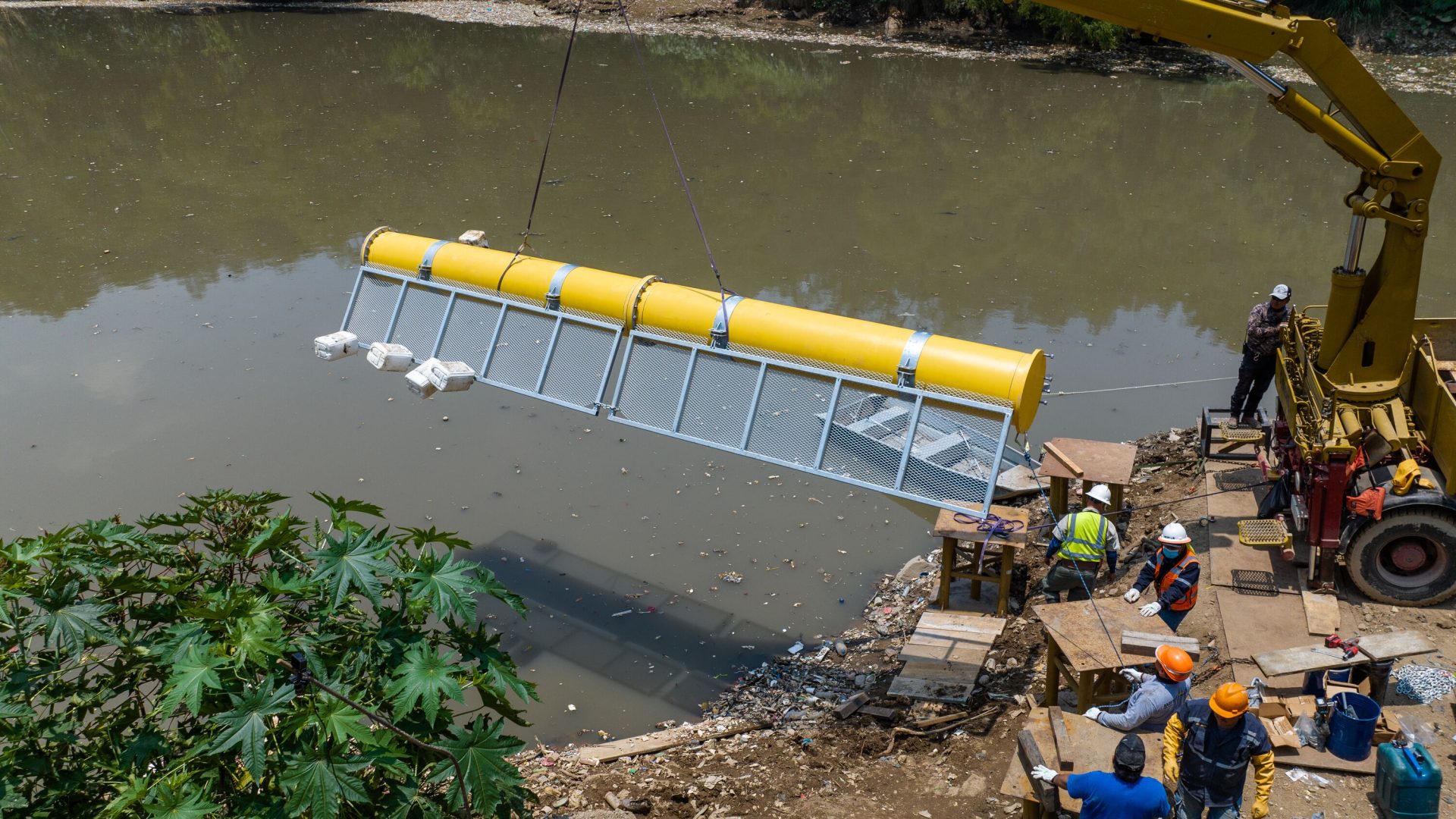 Interceptor Barricade in Guatemala | Media Gallery | The Ocean Cleanup