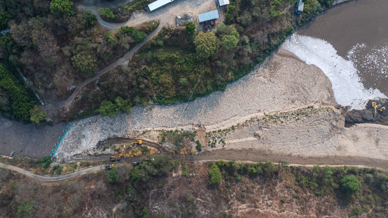 Interceptor Barricade in Guatemala | Media Gallery | The Ocean Cleanup
