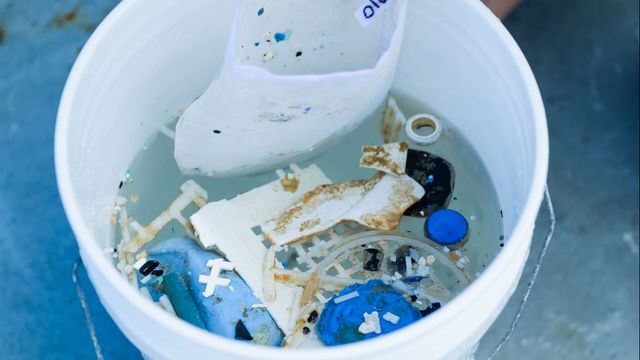 How does the Interceptor™ Original work? | FAQs | The Ocean Cleanup